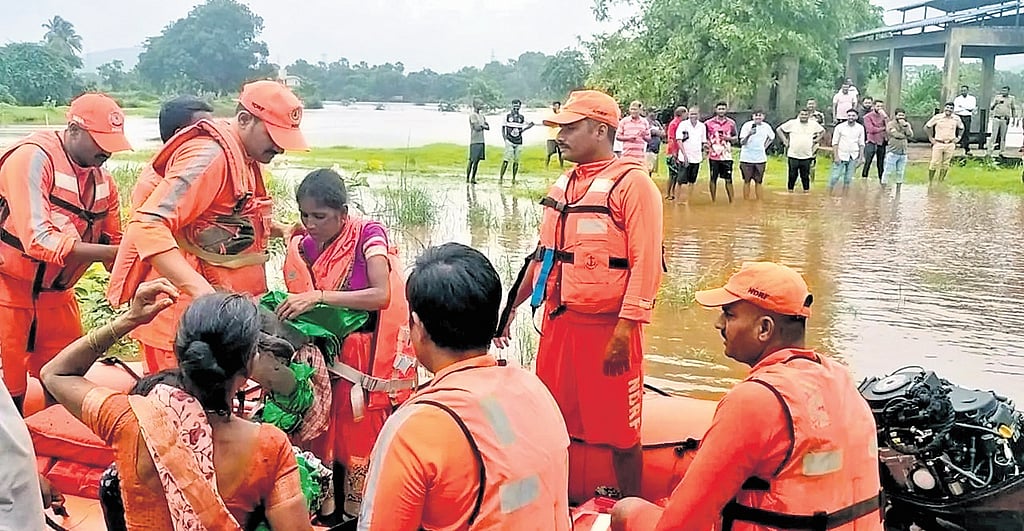 Maharashtra rains: 49 rescued, train traffic affected